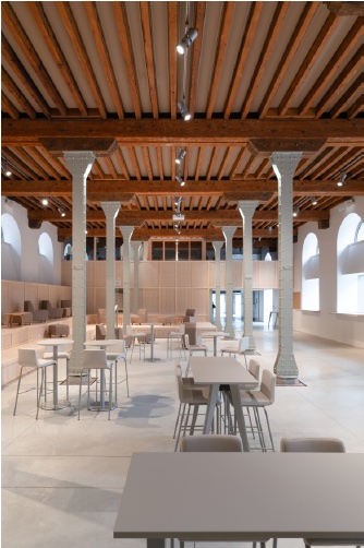 Rockfon redéfinit l’acoustique de la Manufacture des Tabacs et du Patio ...